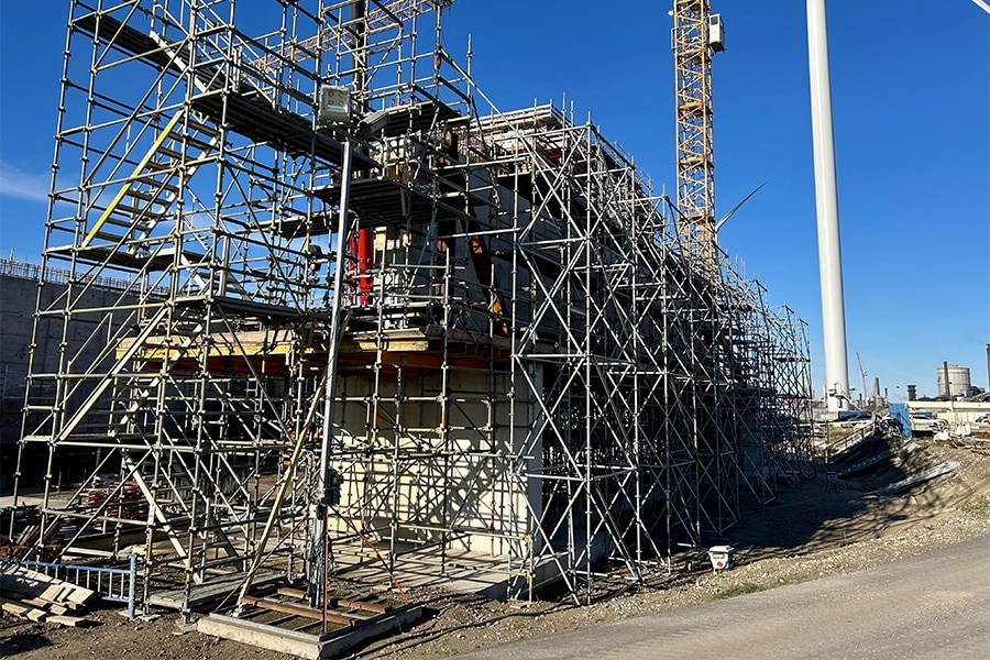 Very strong in scaffolding and support structures